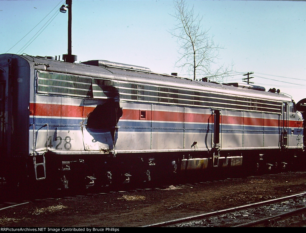 Wreck Damage on Amtrak E9A #428 - New Haven - 1976
